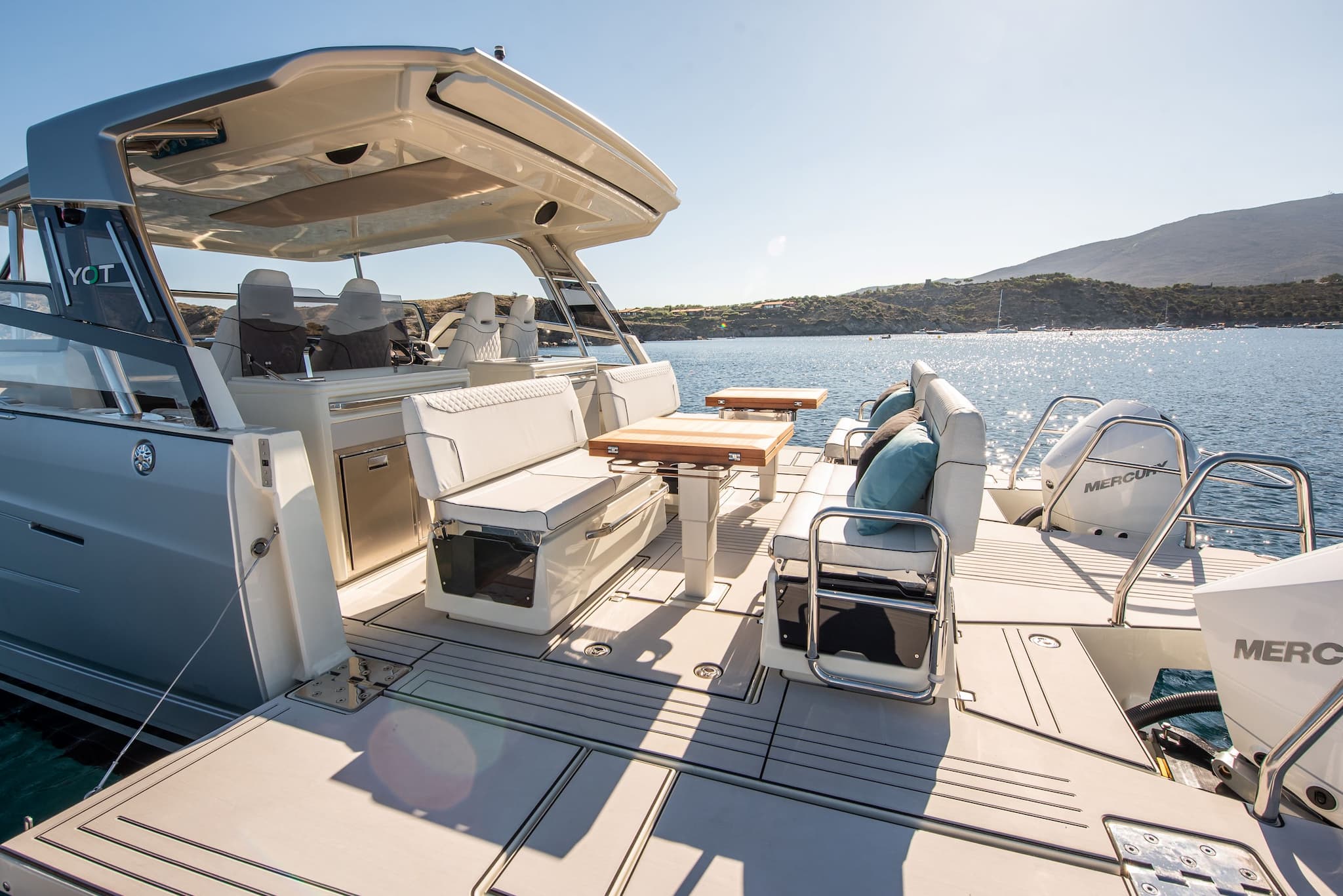 YOT 36 | Yot Power Catamarans