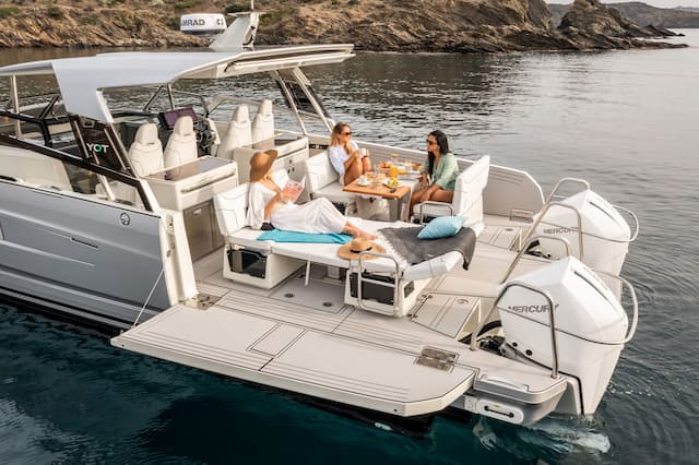 YOT 36 | Yot Power Catamarans