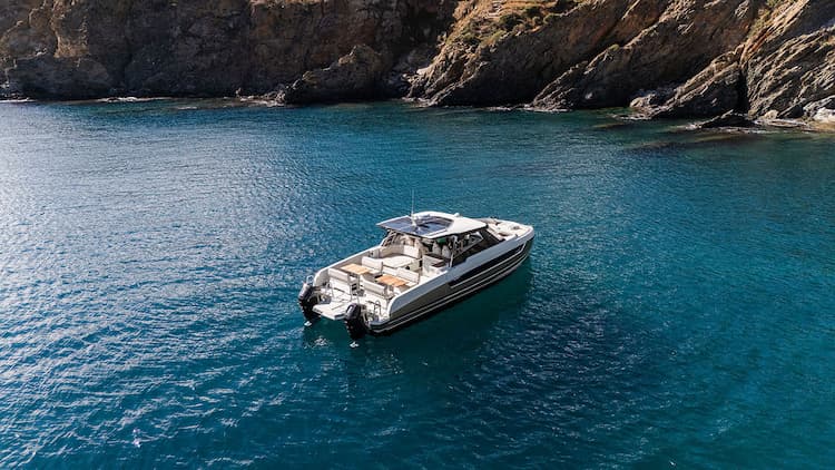 YOT 41 | Yot Power Catamarans